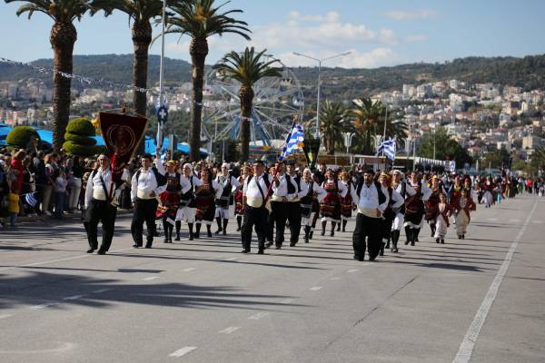 Καβάλα: Με πολύ κόσμο και καλό καιρό η παρέλαση | Kavala News Τα Νέα ...