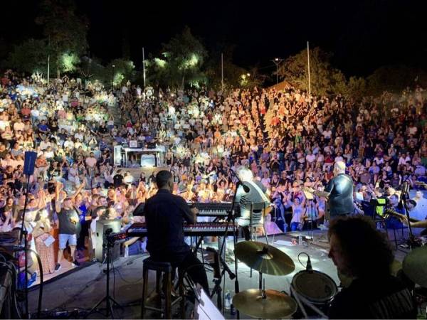 Οι Πυξ Λαξ στο Ακόντισμα της Νέας Καρβάλης (βίντεο) | Kavala News Τα ...